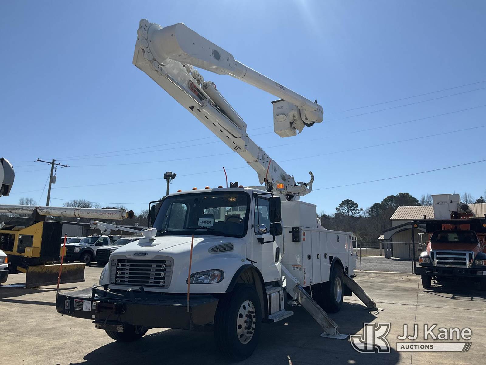 2017 Altec AM55, 61 ft, Over-Center Material Handling Bucket Truck For ...