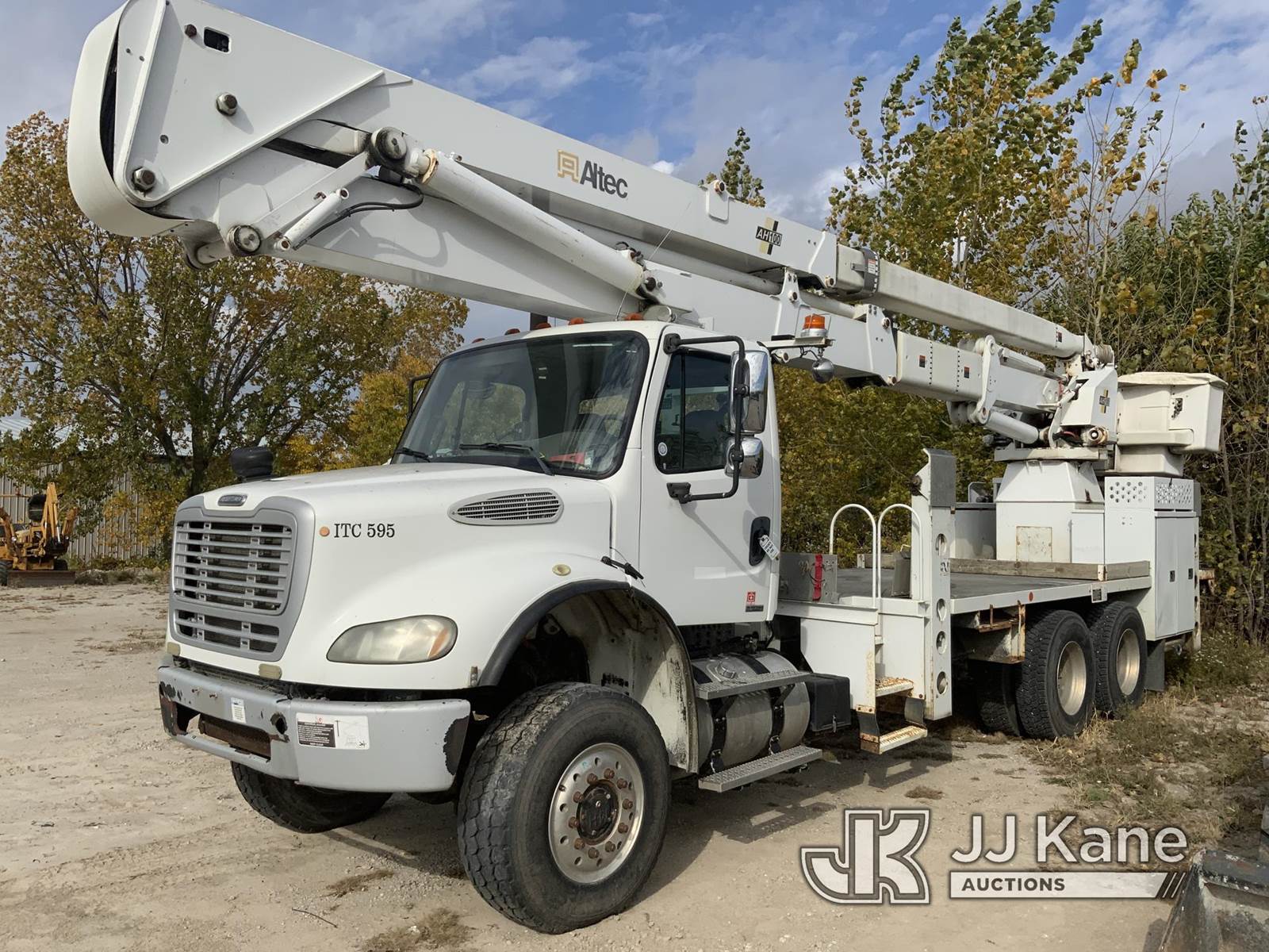 2009 Altec AH100, 100 ft, Articulating & Telescopic Material Handling ...