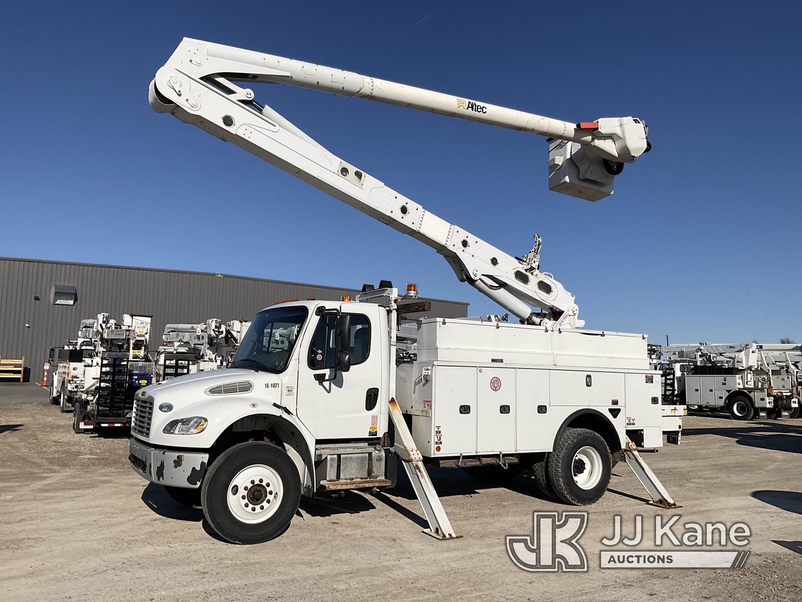 2019 Altec AA55-MH, 60 ft, Material Handling Bucket Truck For Sale ...