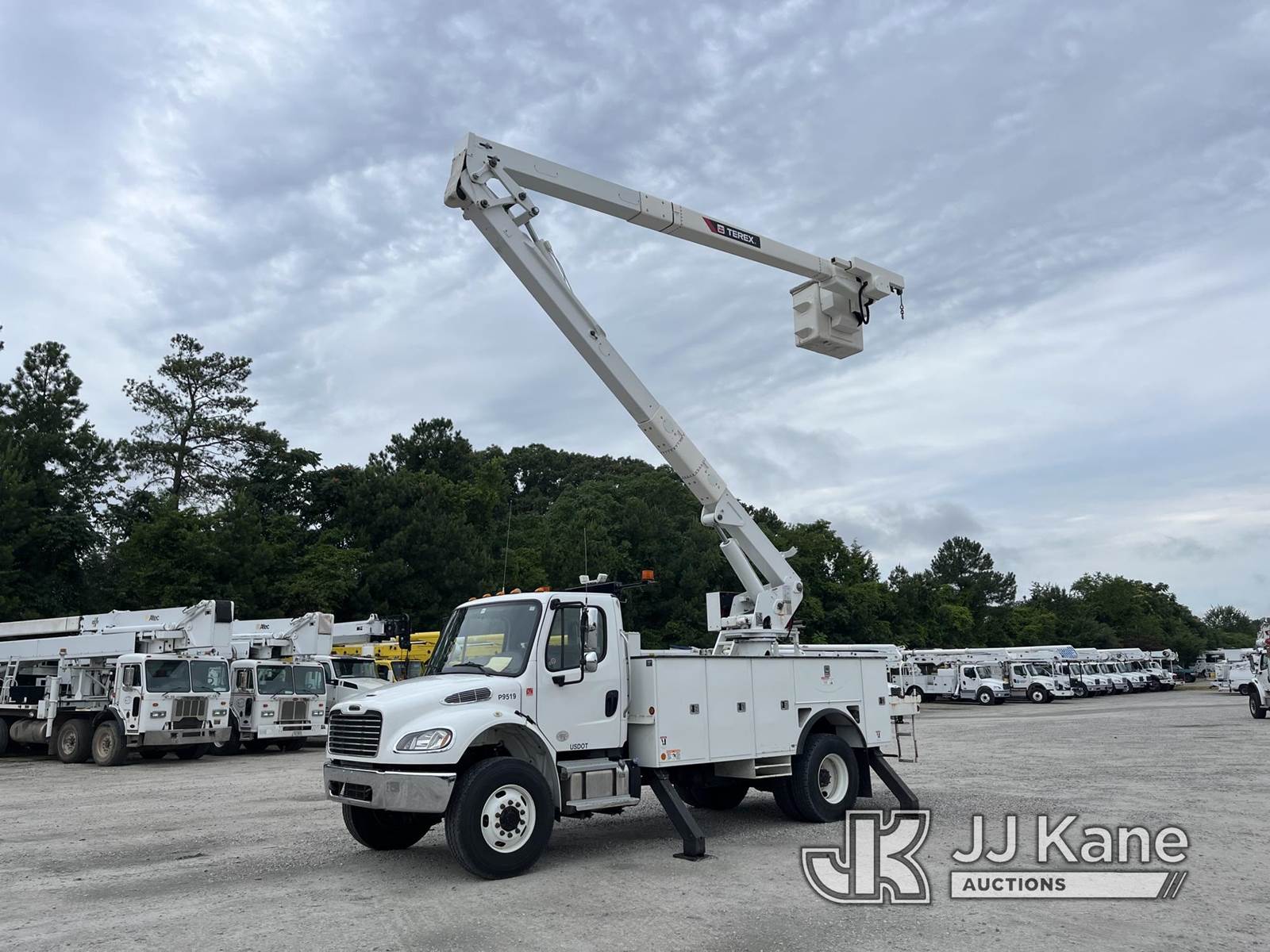 2019 Terex TC55, 60 ft, Material Handling Bucket Truck For Sale, 4,012 ...
