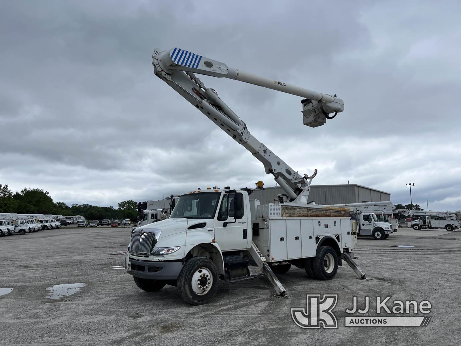 2013 Altec AM55, 60 ft, Over-Center Material Handling Bucket Truck For Sale, 13,300 Hours ...