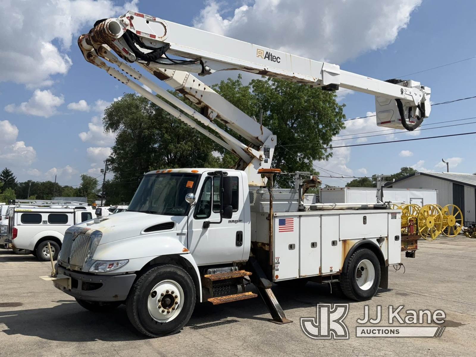 2012 Altec TA50-MH, 55 ft, Articulating & Telescopic Material Handling ...