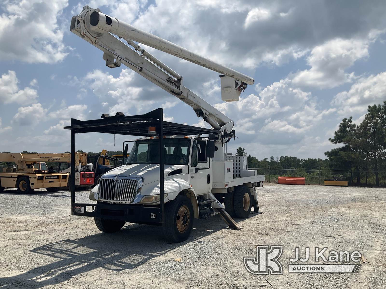 2007 Altec LRV-57RM, 62 ft, Over-Center Bucket Truck For Sale, 21,228 ...