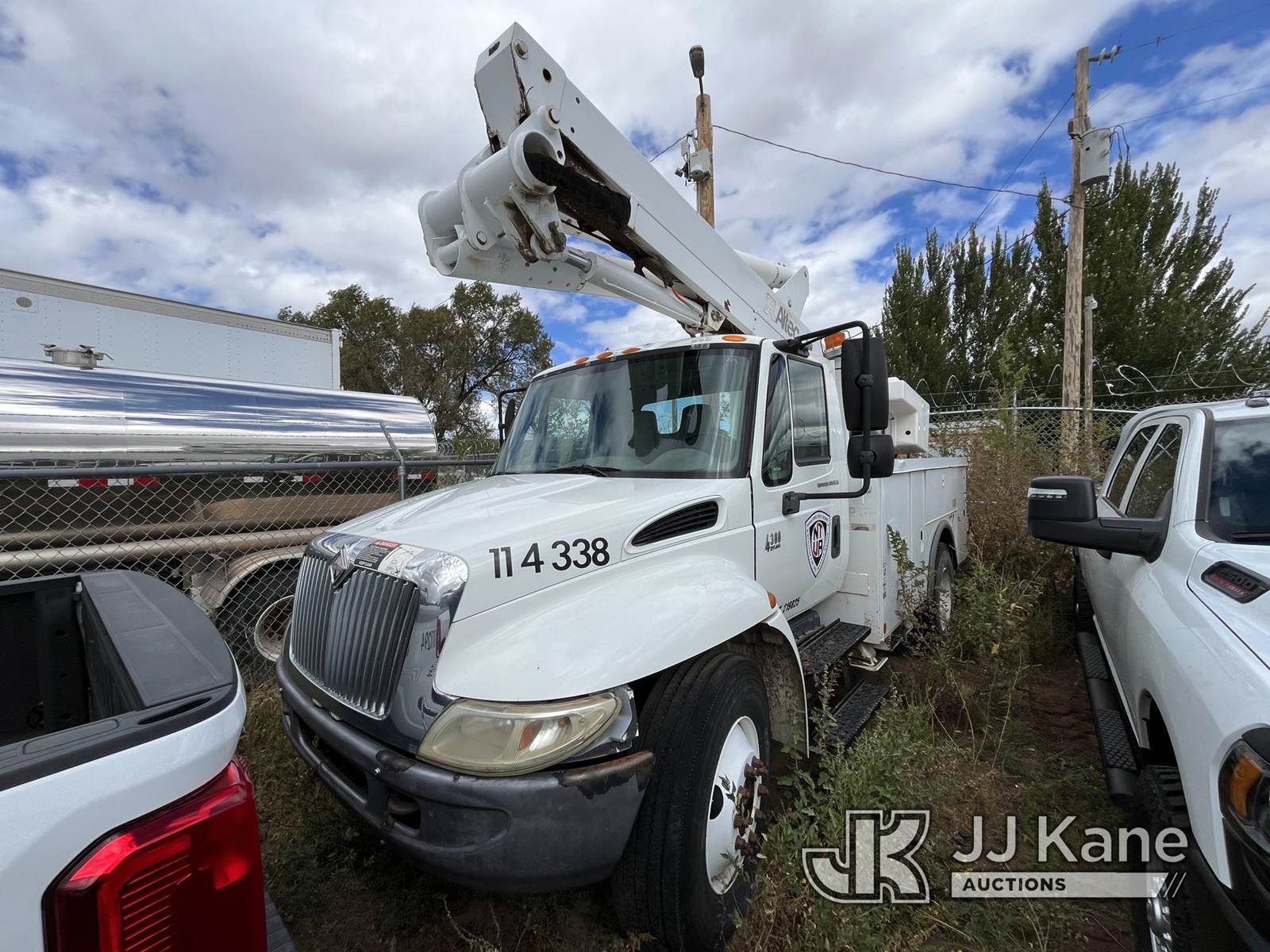 2006 Altec TA45M, 50 ft, Articulating & Telescopic Material Handling ...