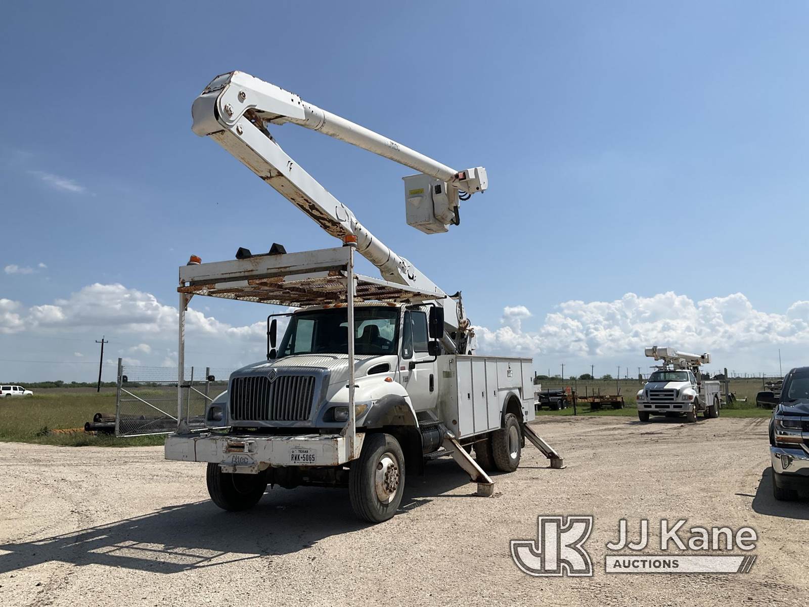 2007 Altec AA755L, 60 ft, Material Handling Bucket Truck For Sale ...