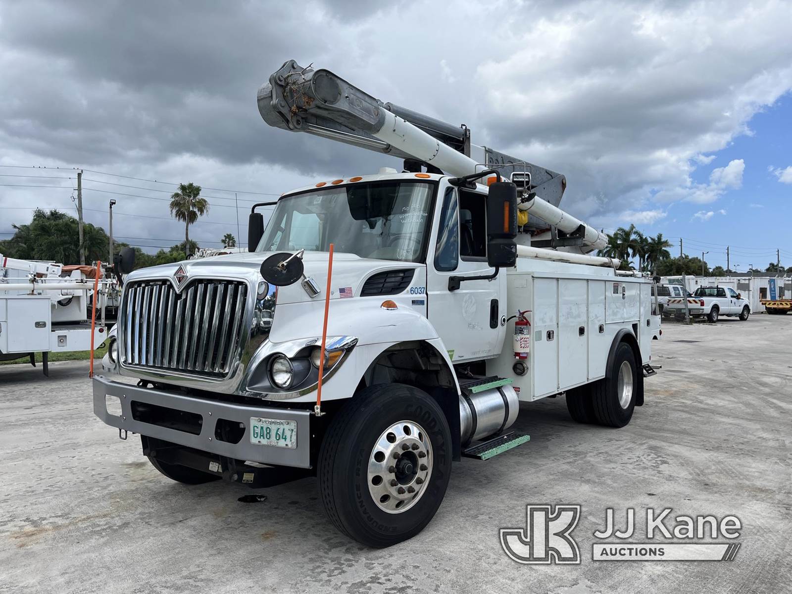 2012 Altec L42A, 47 ft, Over-Center Bucket Truck For Sale, 138,418 ...