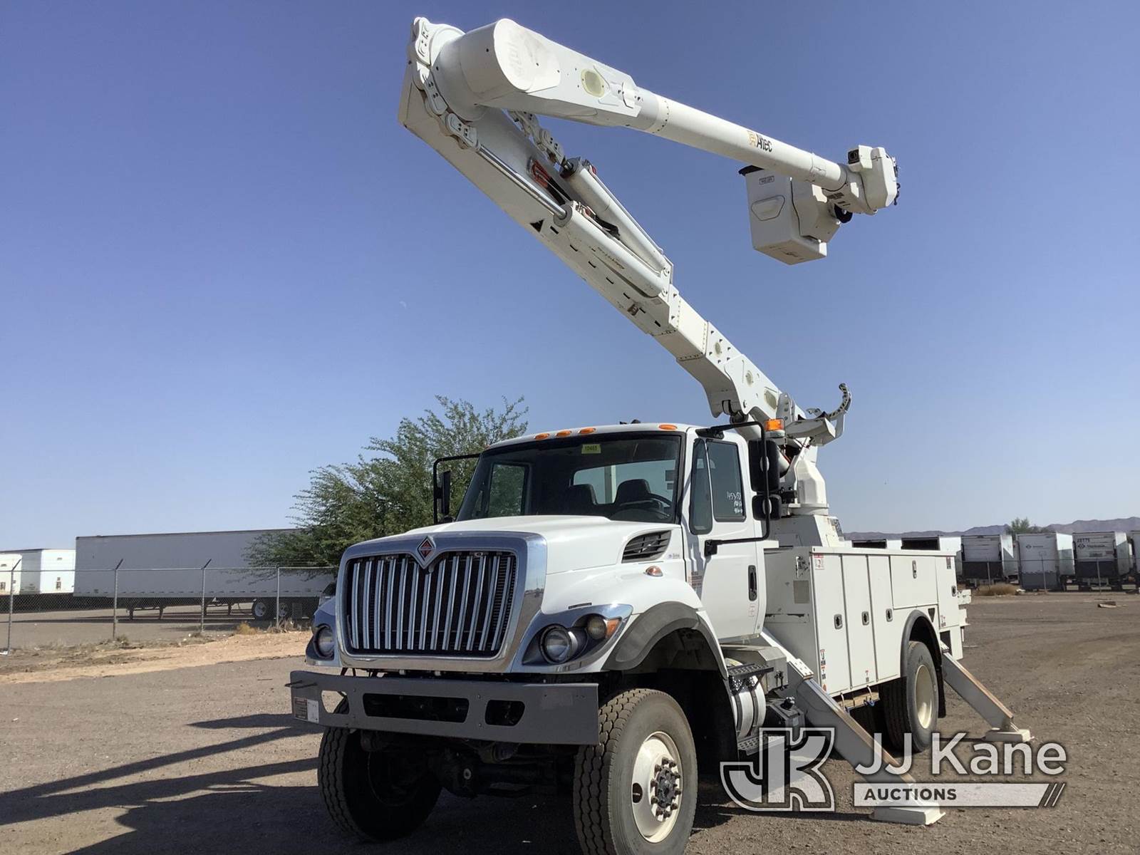 2018 Altec AM55, 60 ft, Over-Center Material Handling Bucket Truck For ...