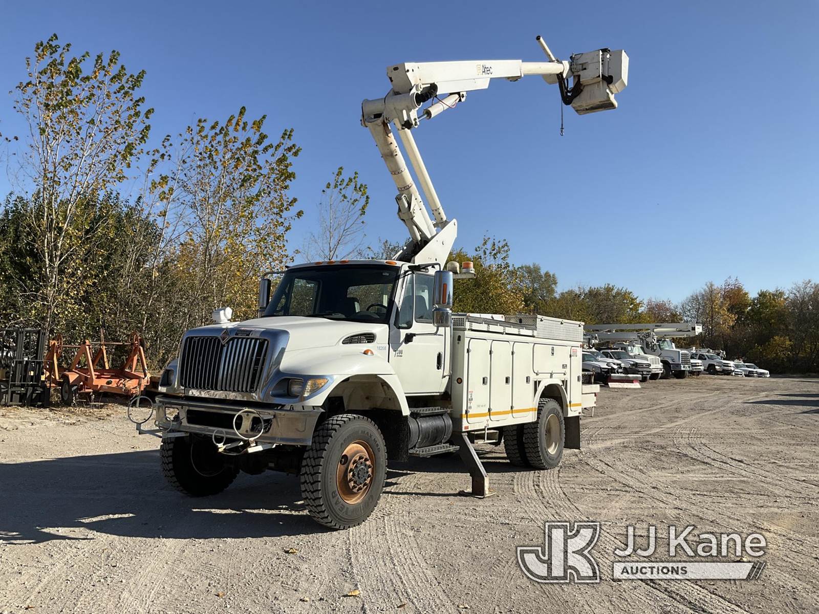 2002 Altec TA41M, 46 ft, Articulating & Telescopic Material Handling Bucket Truck For Sale ...