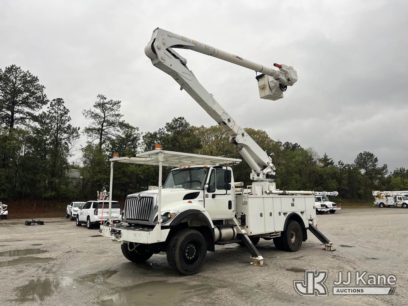 2011 Altec AN50E-OC, 55 ft, Over-Center Material Handling Bucket Truck ...