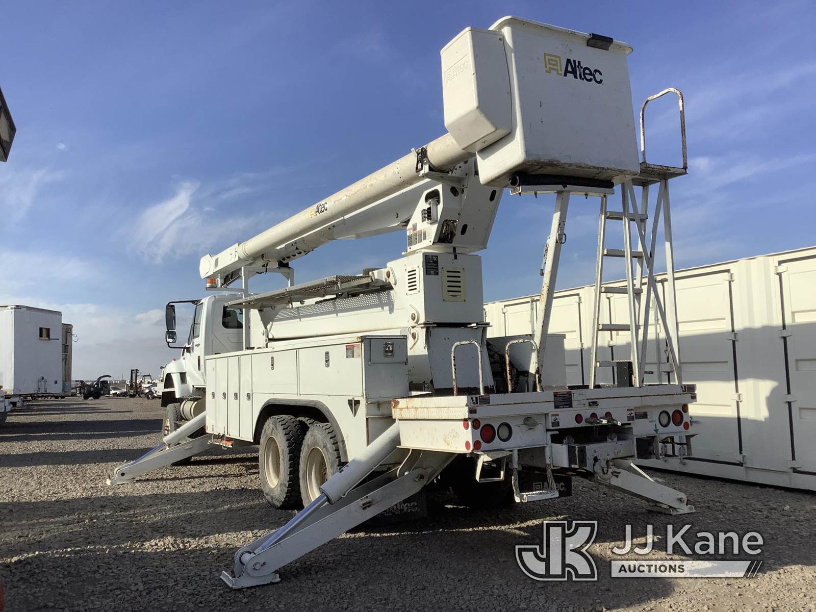 2012 Altec AM900-E100, 105 ft, Double-Elevator Bucket Truck For Sale ...