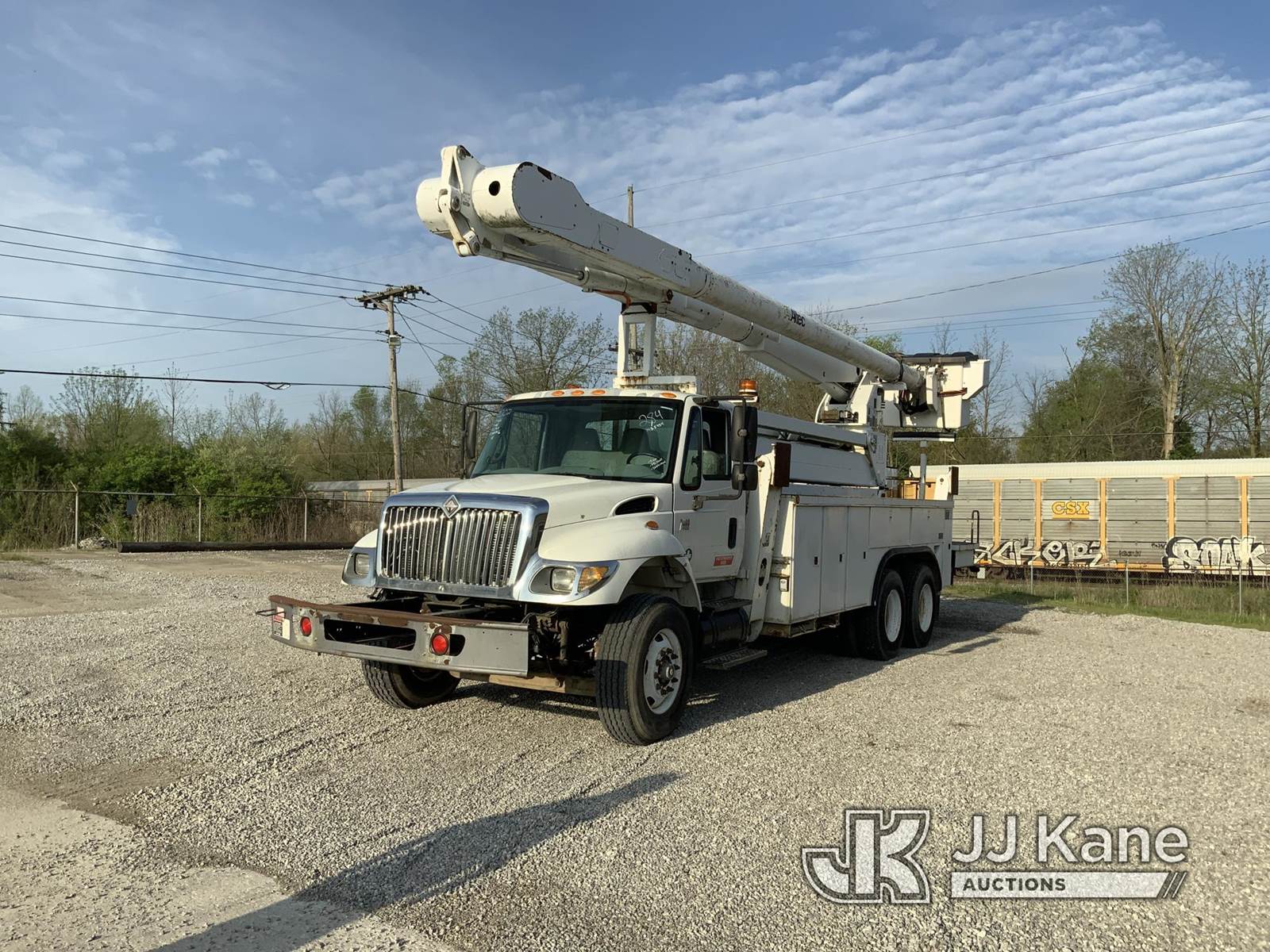 2002 Altec AM900-E100, 105 ft, Over-Center Elevator Bucket Truck For ...