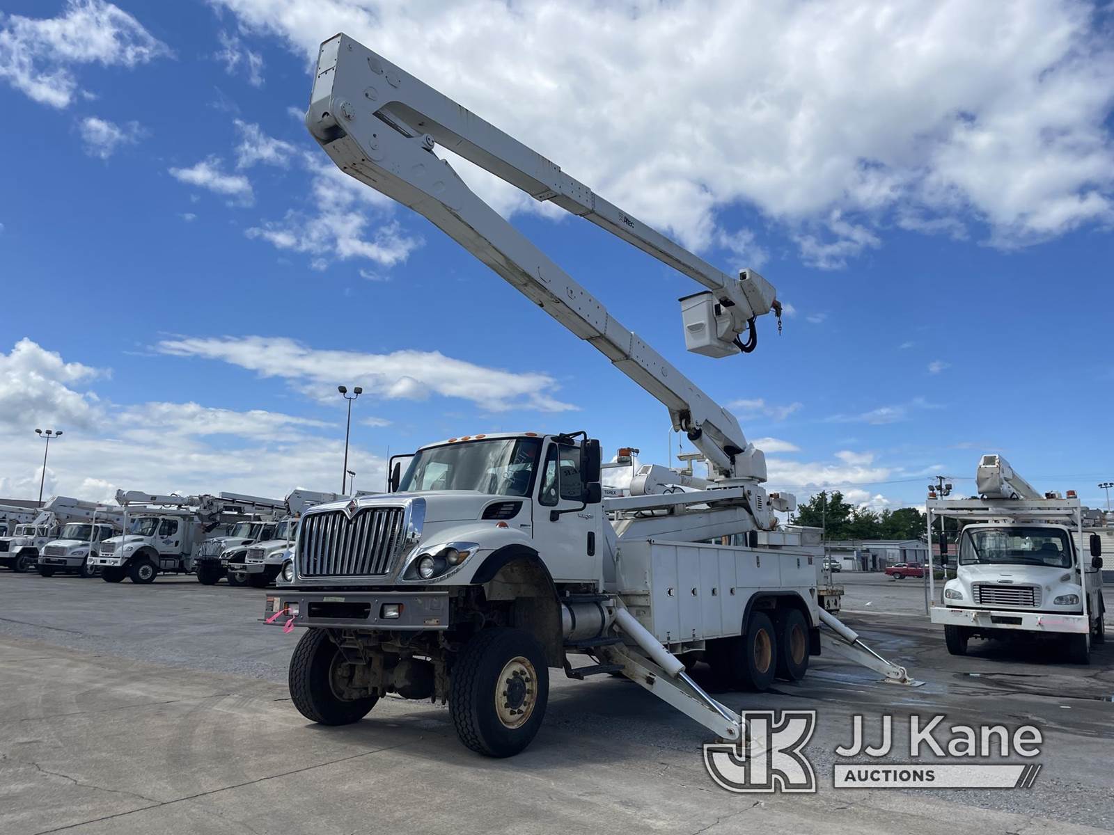 2011 Altec A77T-E93, 98 ft, Material Handling Elevator Bucket Truck For Sale, 38,030 Miles ...