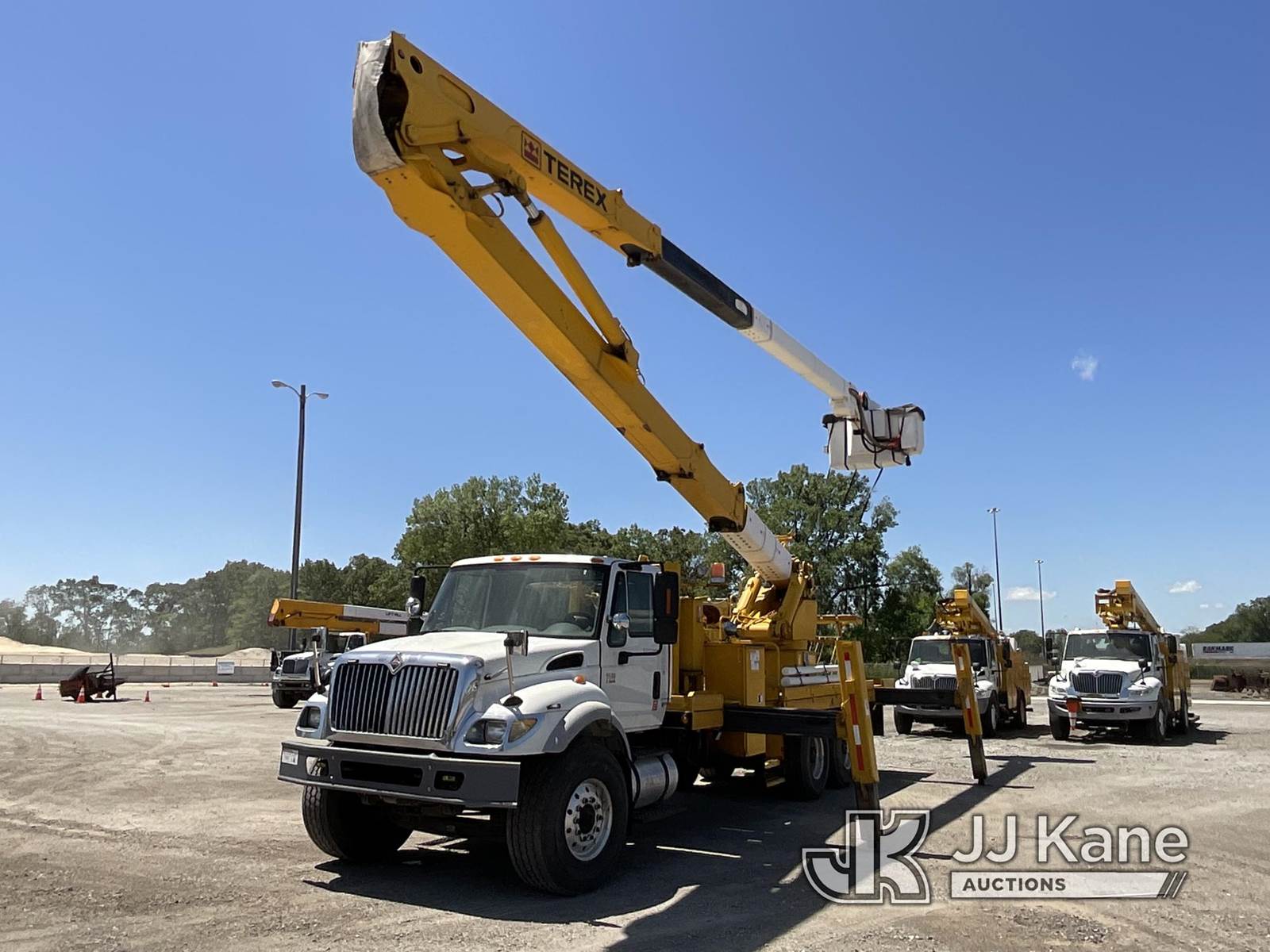 2007 Terex Hi-Ranger TM105, 110 ft, Articulating & Telescopic Material ...