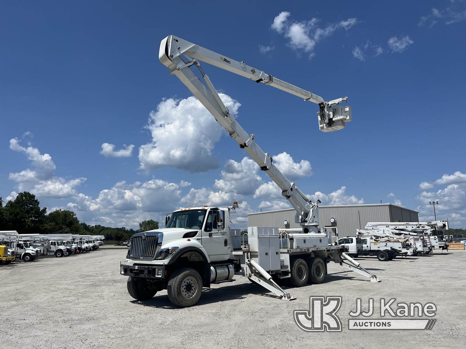 2013 Altec AH100, 100 ft, Articulating & Telescopic Material Handling ...