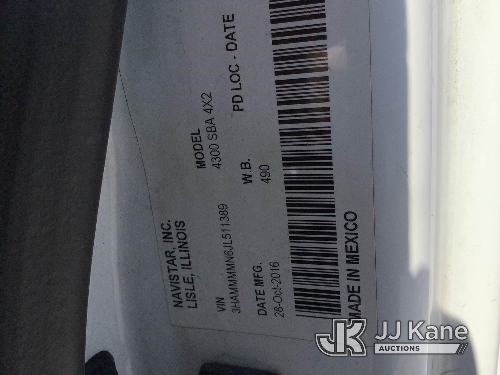 2018 Altec AM55-MH, 60 ft, Over-Center Material Handling Bucket For ...