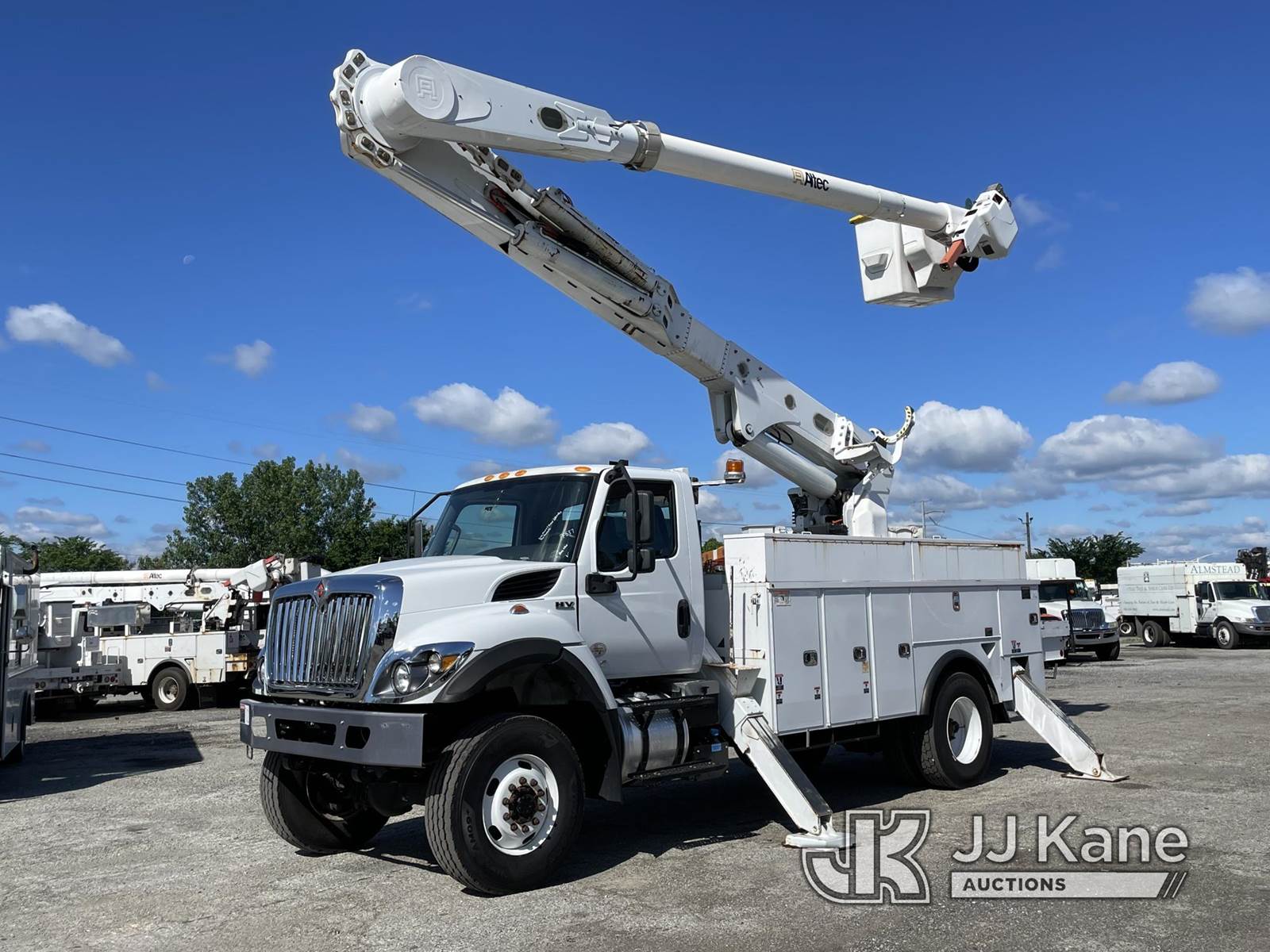 2020 Altec AM55-MH, 60 ft, Over-Center Material Handling Bucket Truck ...