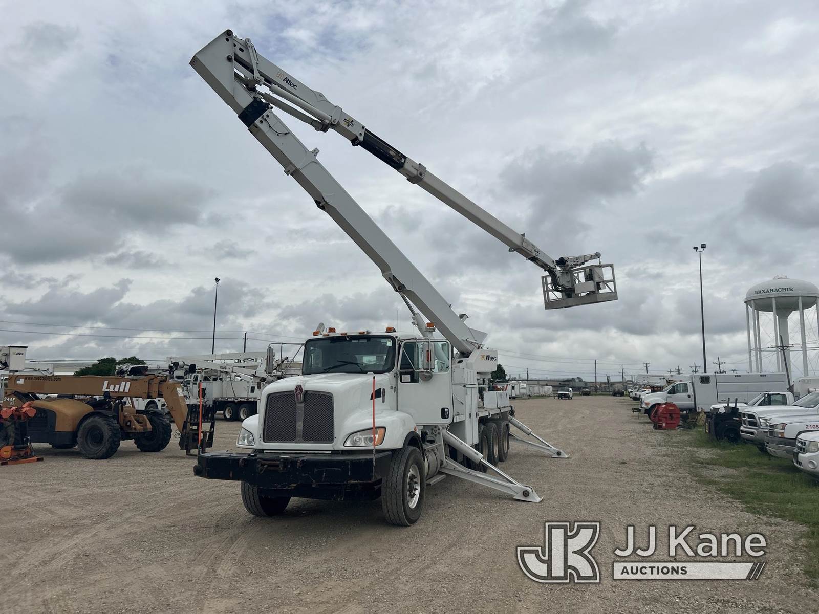 2012 Altec AH125, 125 ft, Articulating & Telescopic Material Handling ...