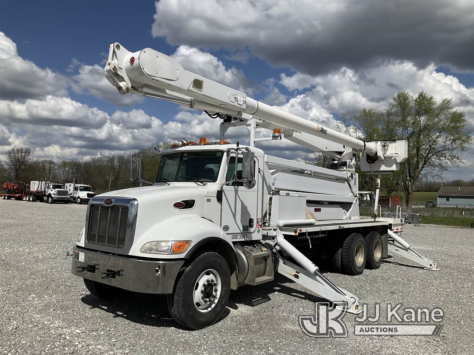 2014 Altec AM900-E100, 700 Lb 105 ft, Articulating & Telescopic ...