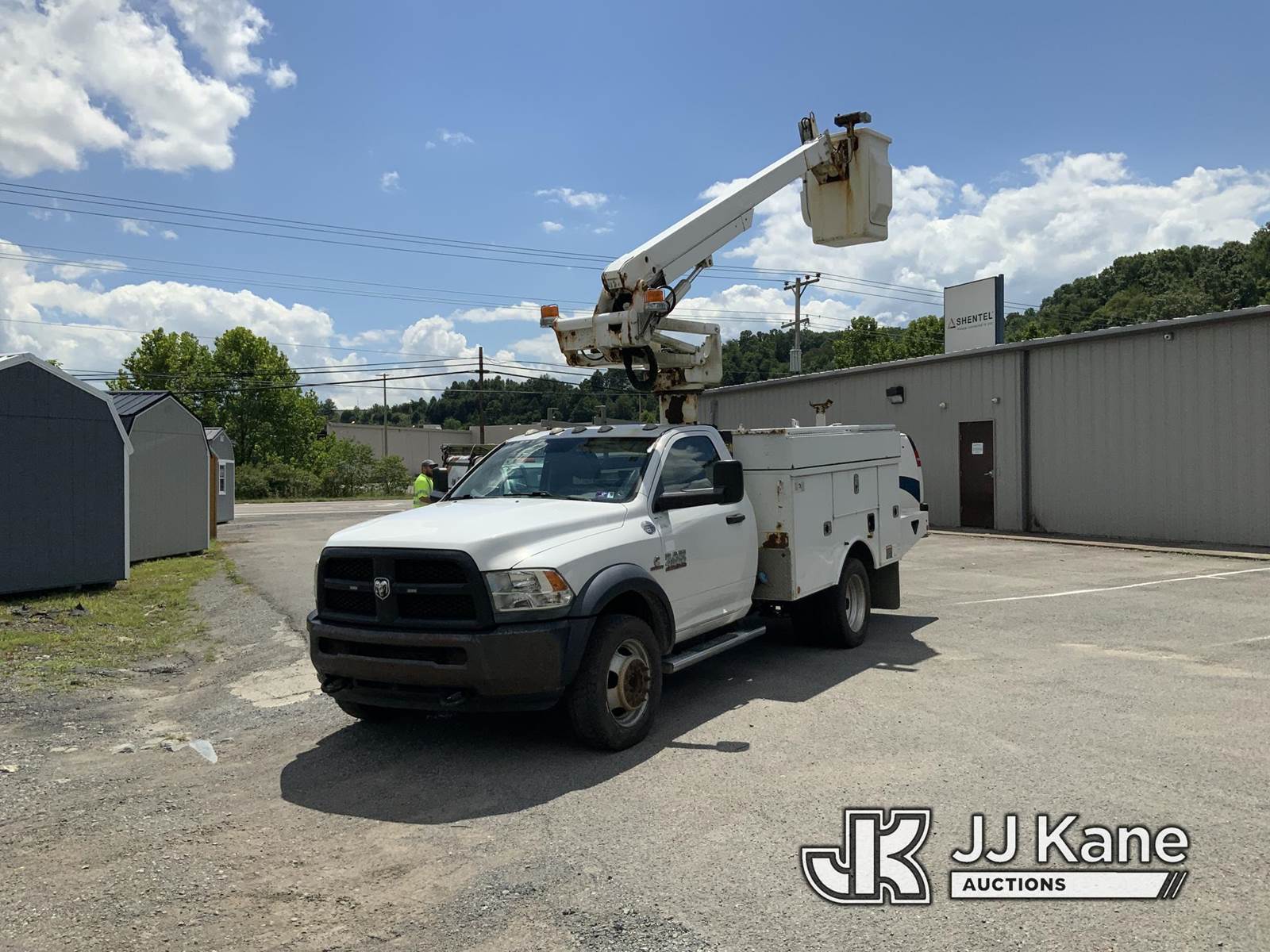 2016 Altec AT235, 40 ft, Telescopic Non-Insulated Bucket Truck For Sale ...