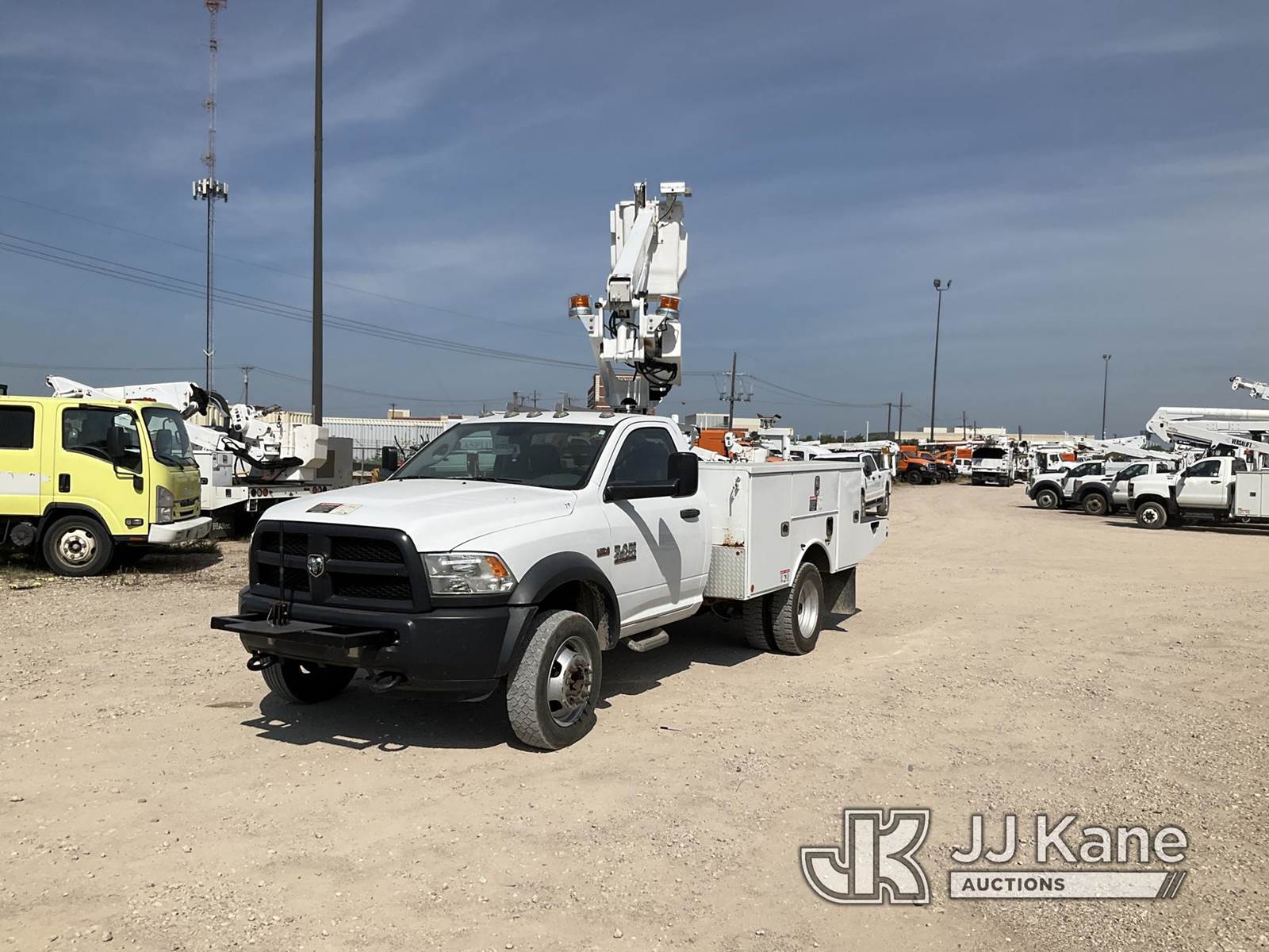 2016 Altec AT200A, 35 ft, Telescopic Non-Insulated Bucket Truck For ...