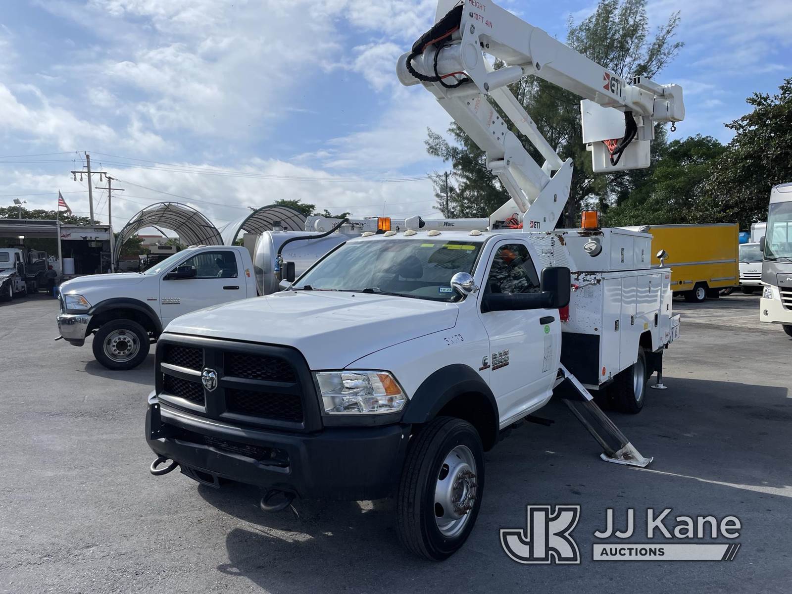 2014 ETI ETC-MH37-IH, 42 ft, Articulating & Telescopic Material ...