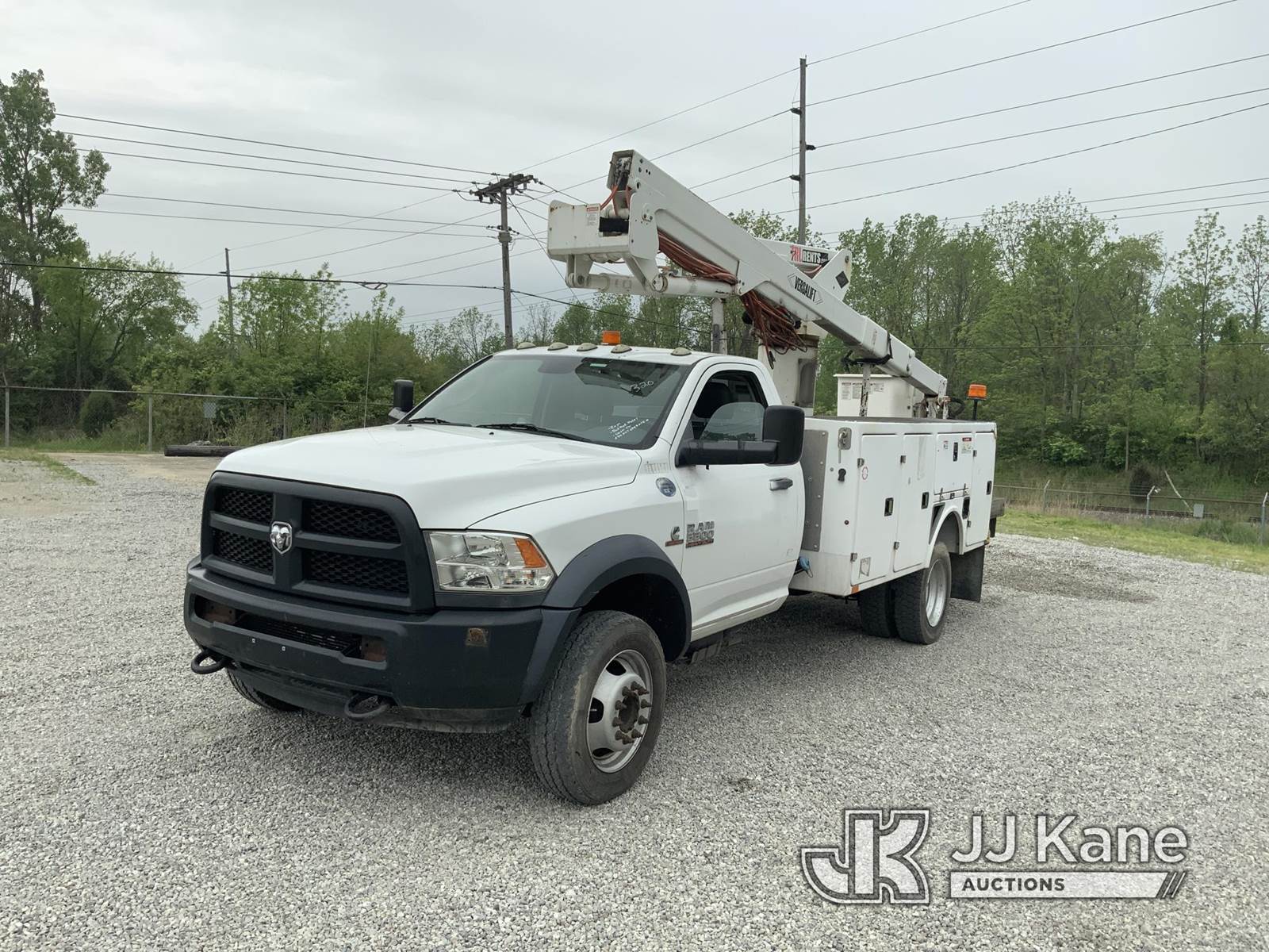 2017 Versalift SST-40-EIH-01, 45 ft, Articulating & Telescopic Bucket ...