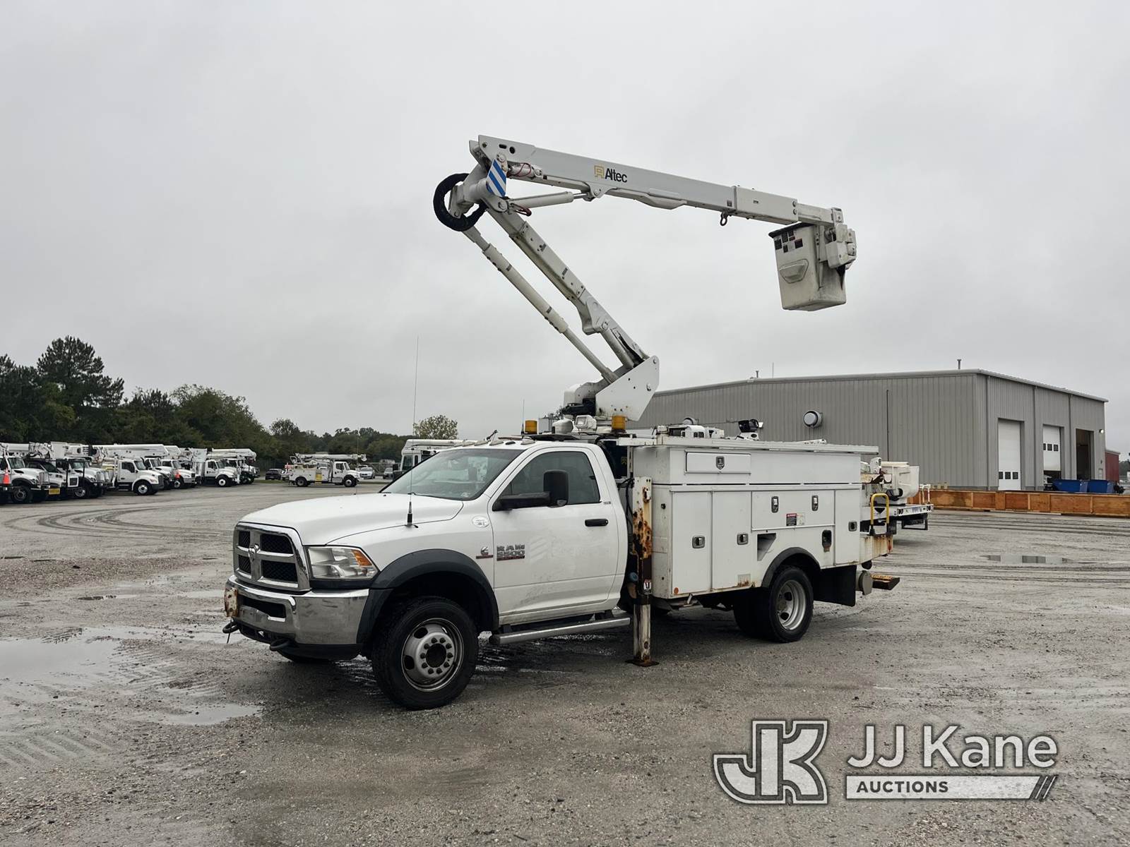 2015 Altec AT40G, 45 ft, Articulating & Telescopic Bucket Truck For ...