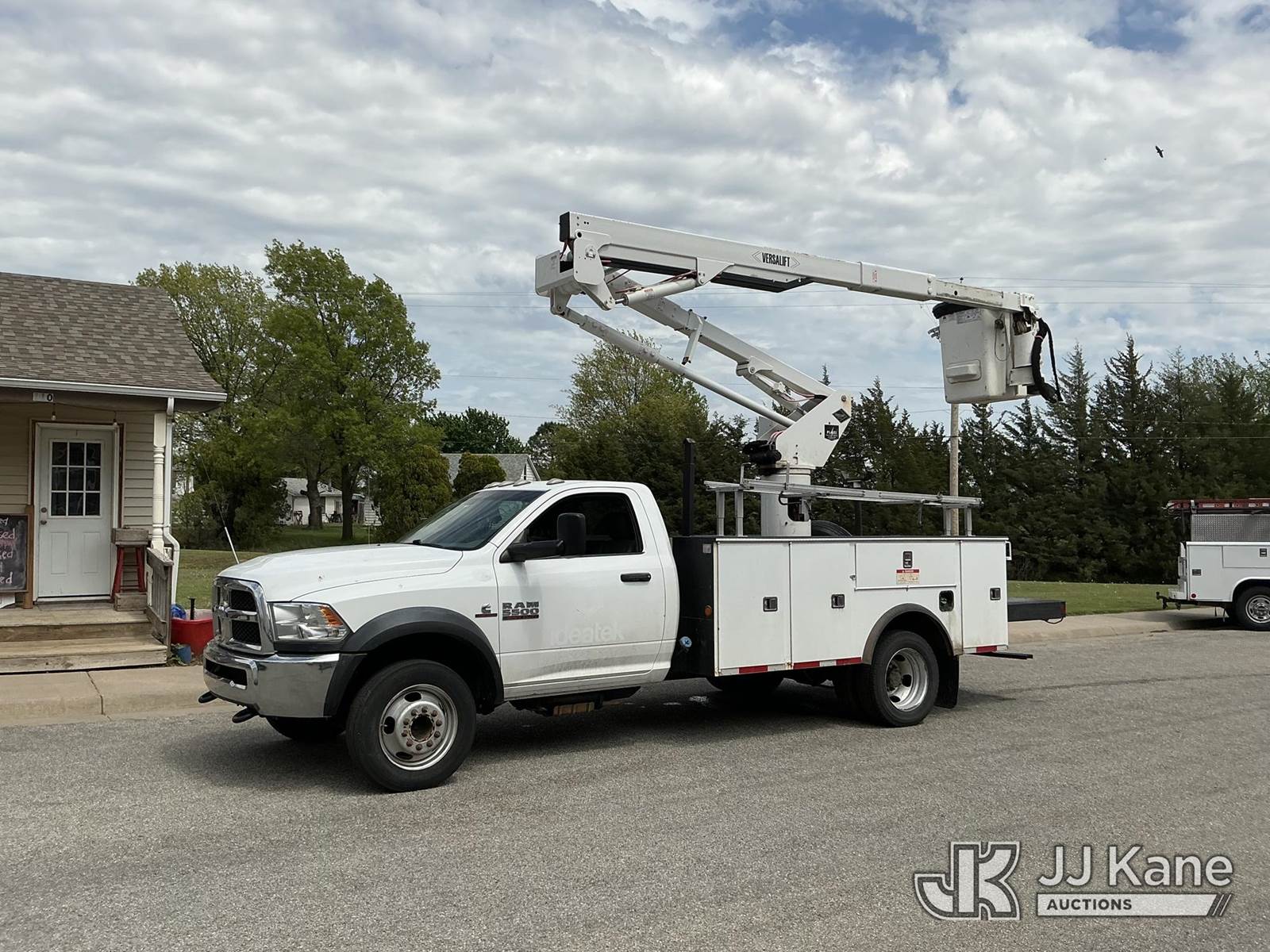 2018 Versalift SST40EIH-01, 45 ft, Articulating & Telescopic Bucket ...