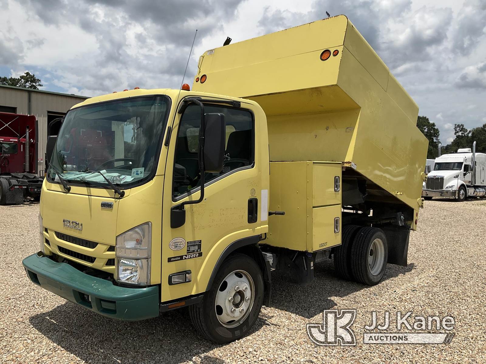 2017 Isuzu NRR Chipper Dump Truck For Sale, 33,315 Miles | Robert, LA ...