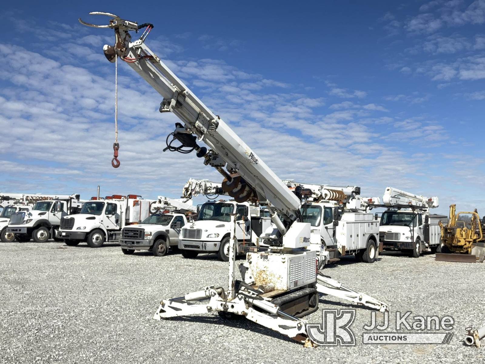 2013 Altec DB37, 3,000 Lb 037 ft, Back Yard Digger Derrick For Sale ...