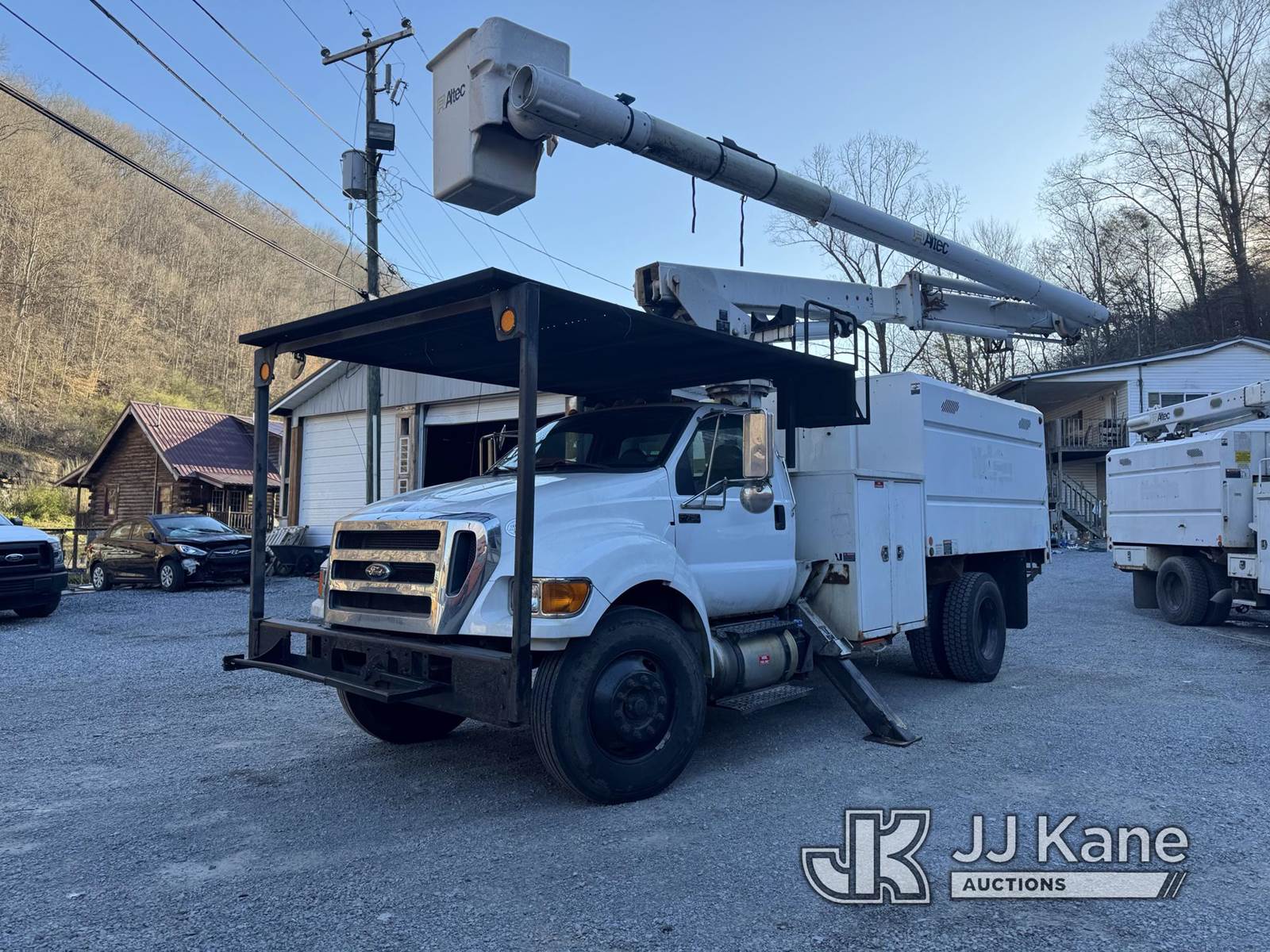 2013 Altec LR756, 61 ft, Over-Center Bucket Truck For Sale, 62,704 Miles | Hanover, WV | HW102 ...