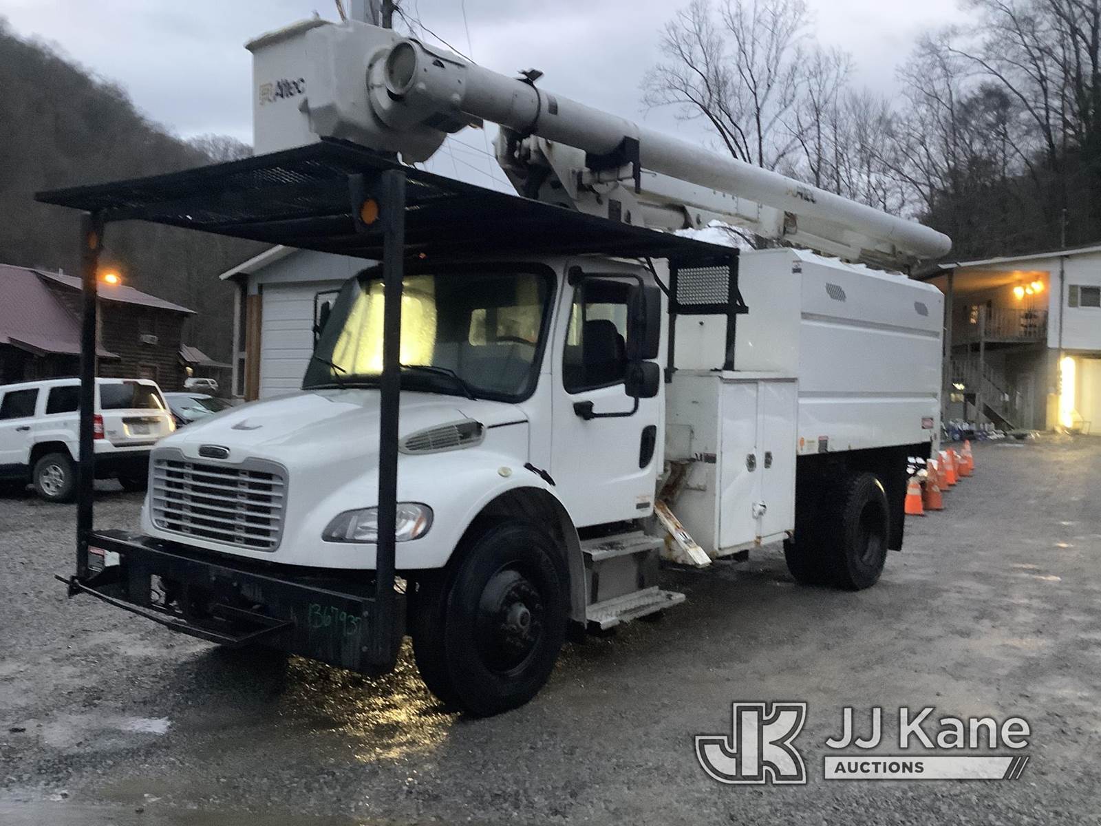 2011 Altec LRV-55, 60 ft, Over-Center Bucket Truck For Sale, 110,766 ...