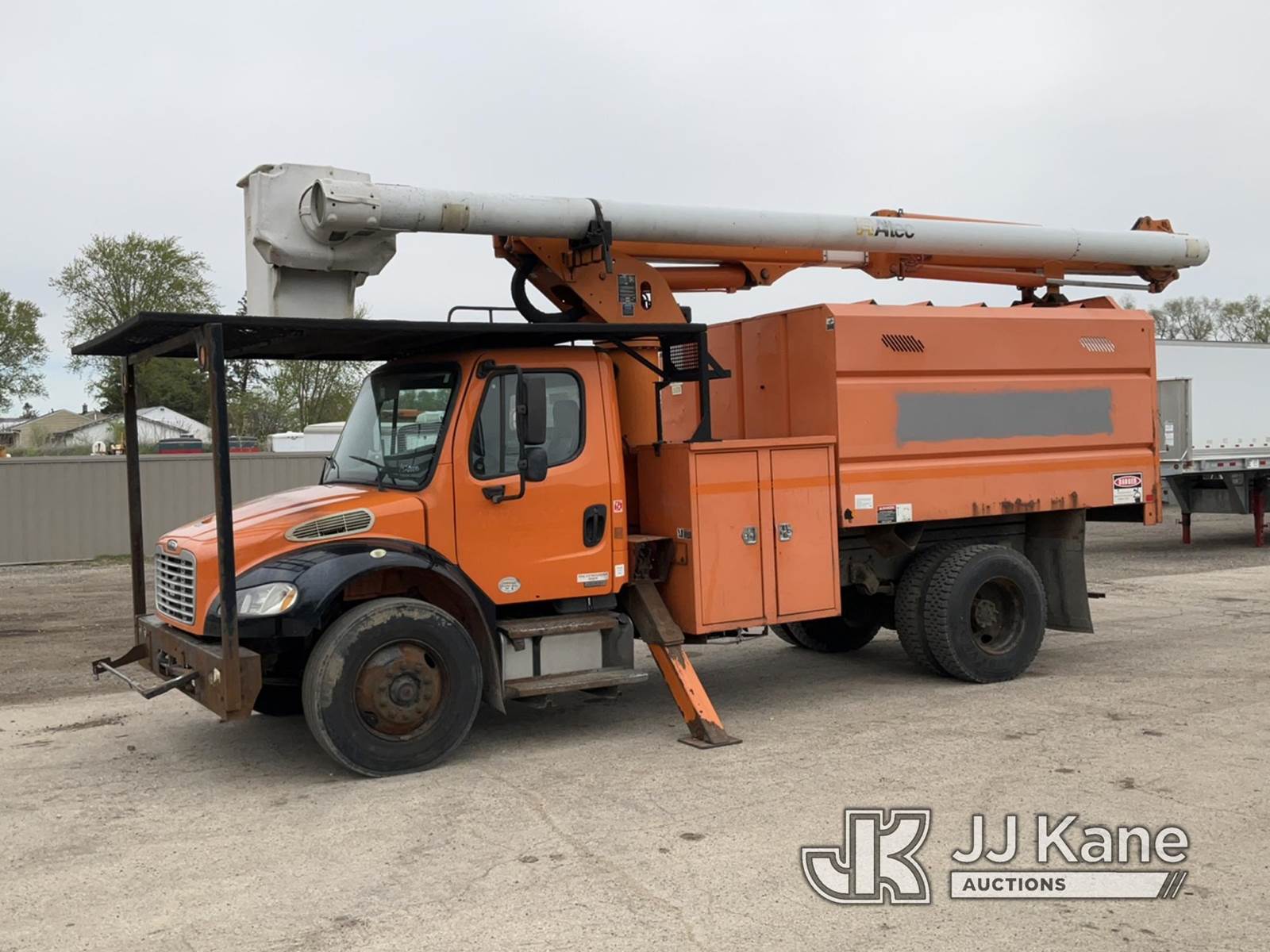 2011 Altec LRV55, 60 ft, Over-Center Bucket Truck For Sale, 179,379 ...