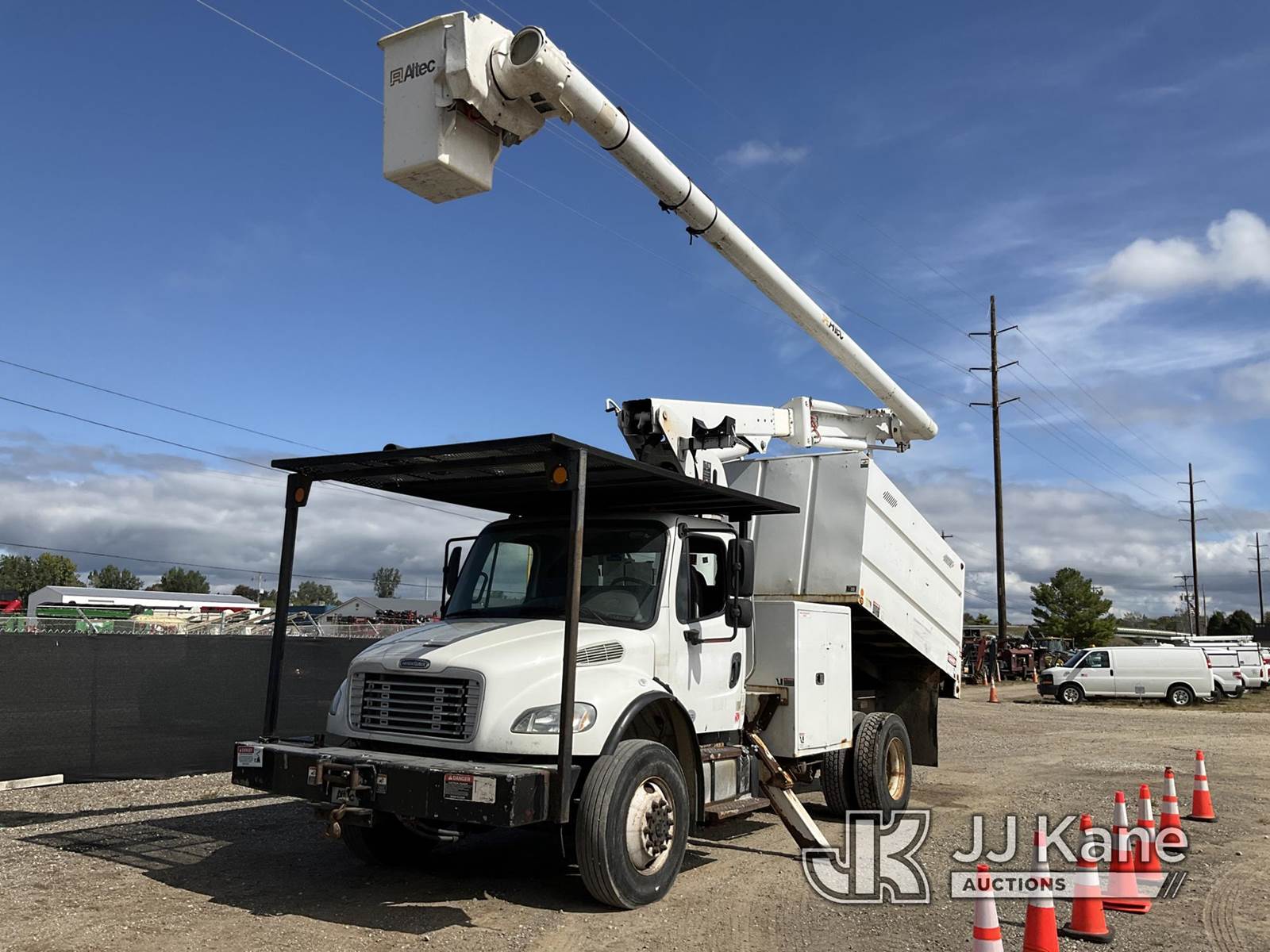 2013 Altec LRV56, 61 ft, Over-Center Bucket Truck For Sale, 13,831 Hours | Charlotte, MI | CM511 ...