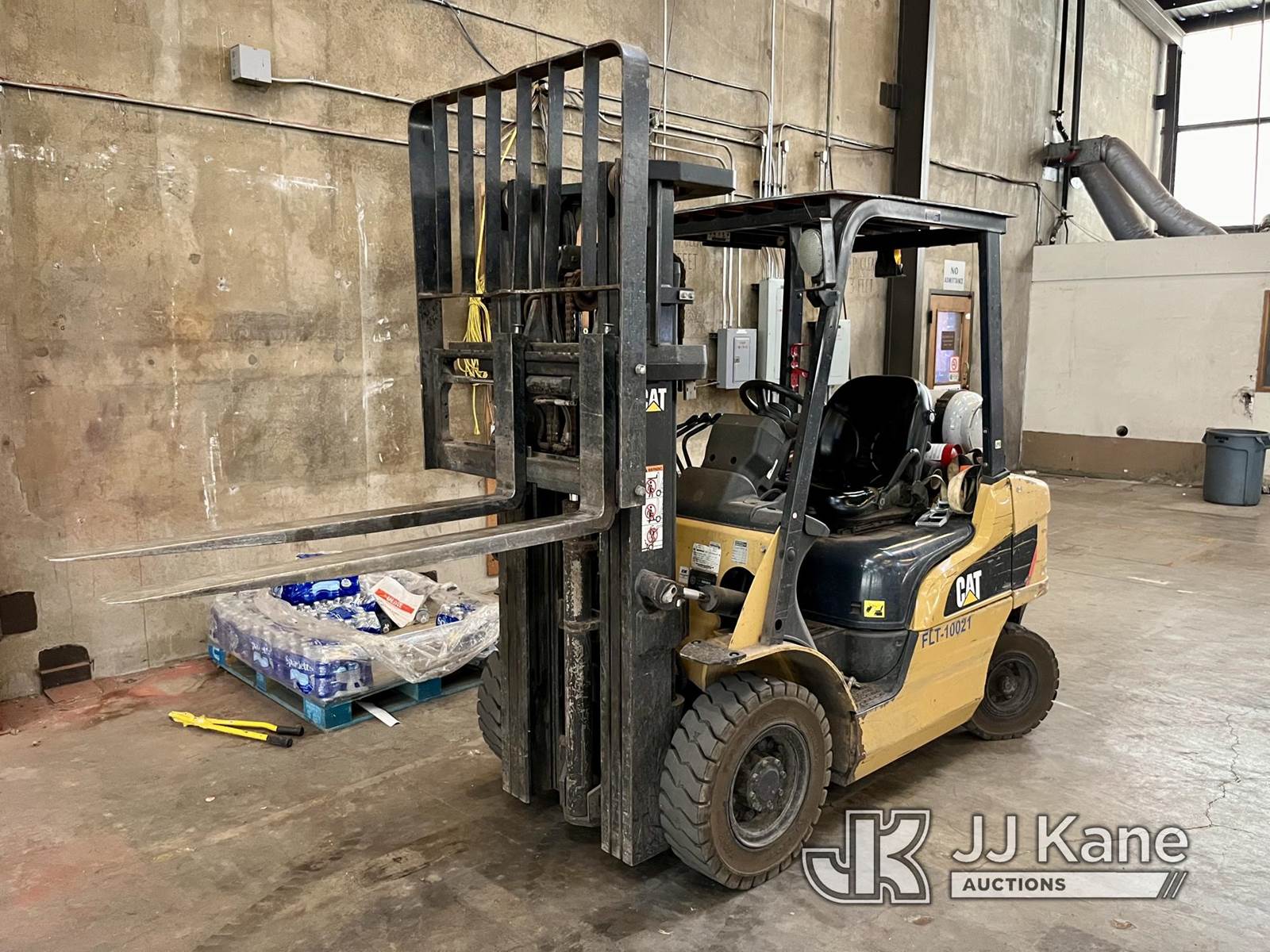 2013 Caterpillar 2P5000 Solid Tired Forklift For Sale, 2,068 Hours ...