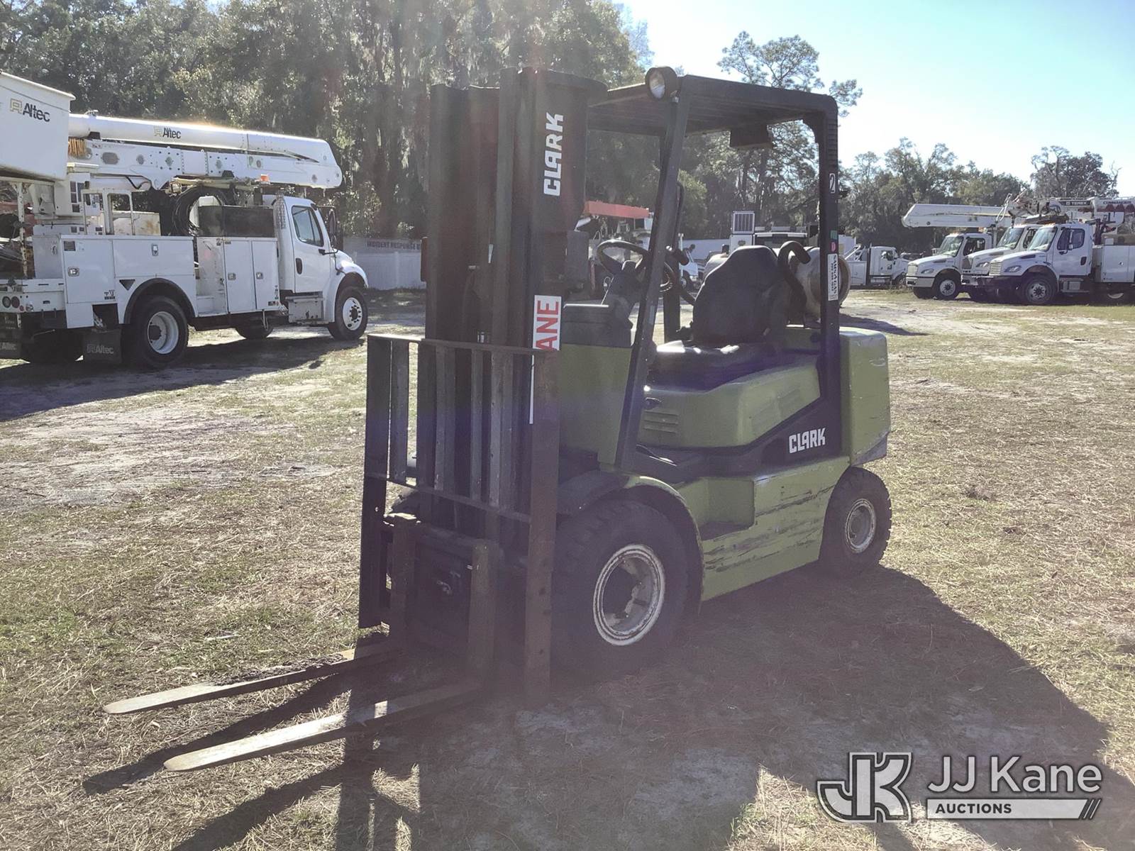 2000 Crown CGP25 Pneumatic Tired Forklift For Sale, 1,855 Hours | Ocala ...