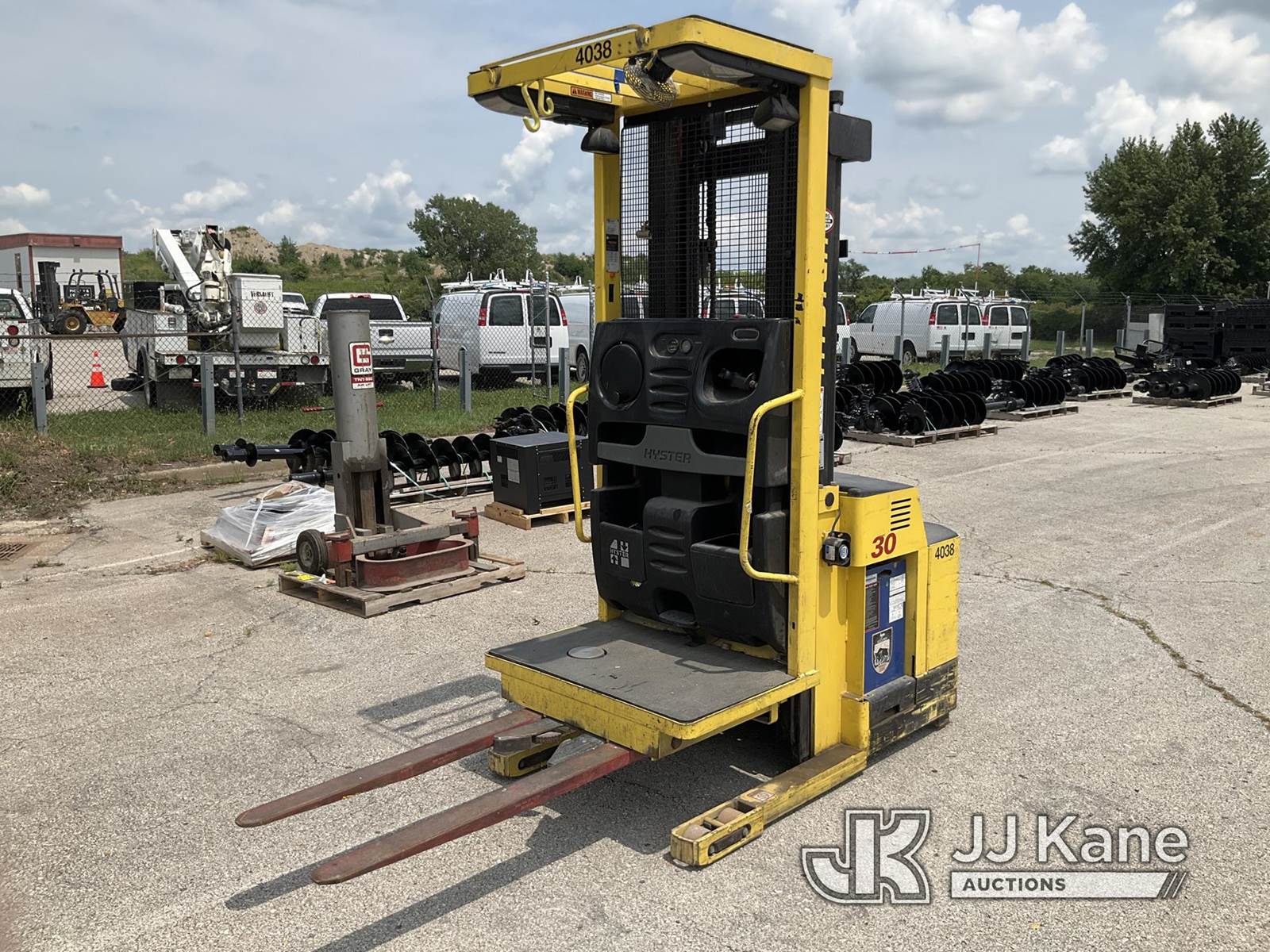 2004 Hyster R30XMS Stand-Up Forklift Order Picker For Sale, 3,271 Hours ...