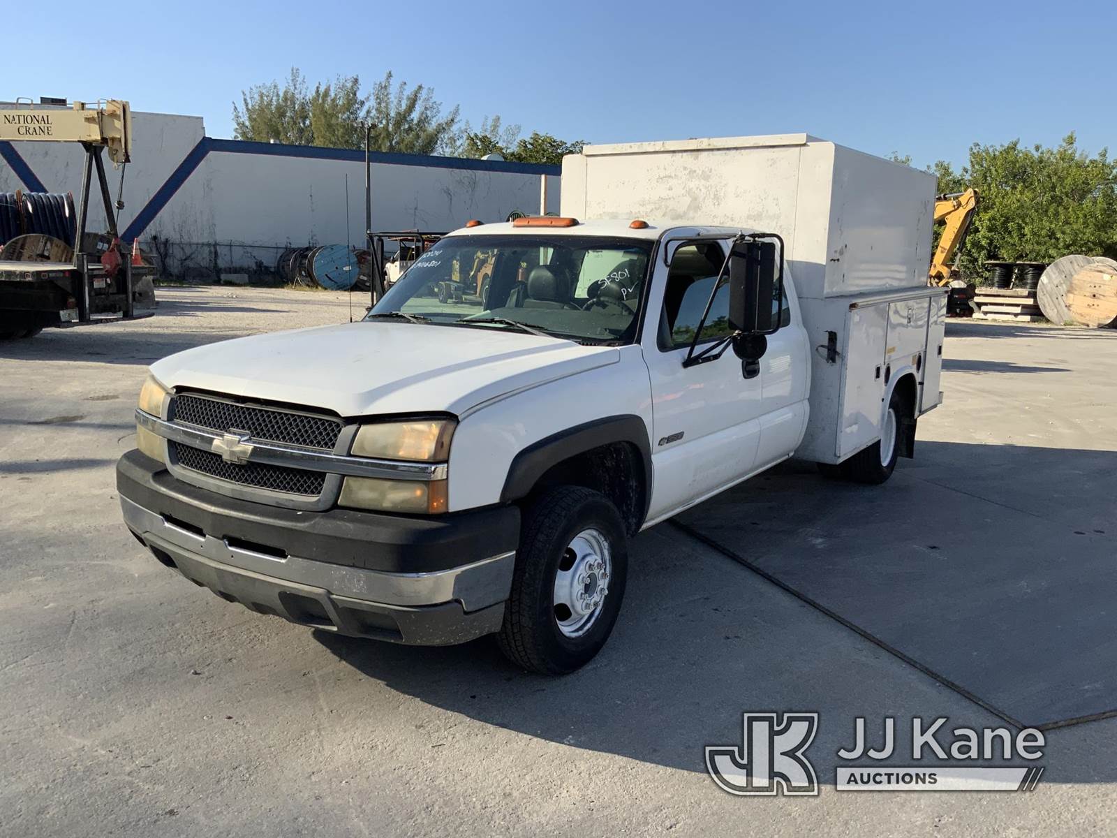 2004 Chevrolet Silverado 3500 Extended-Cab Enclosed Service Truck For ...