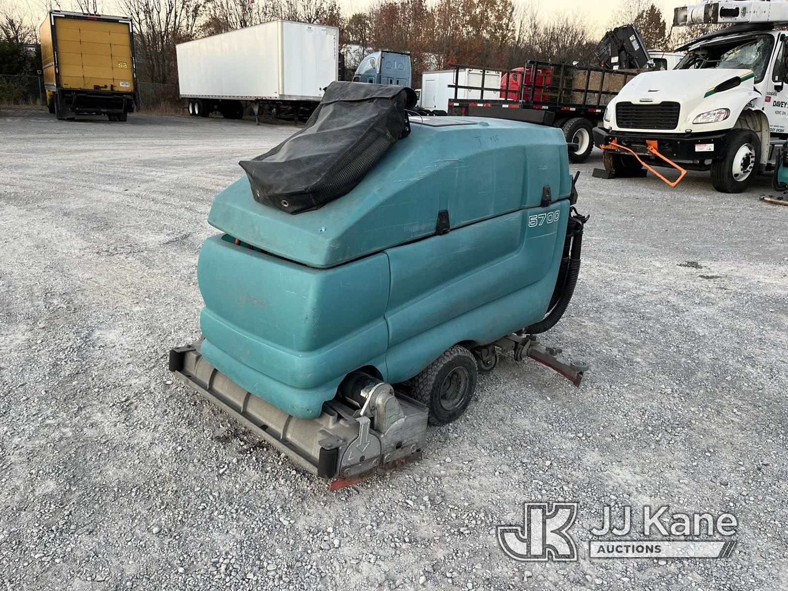 2001 Tennant 5700 Floor Scrubber For Sale, 357 Hours | Kingston Springs ...