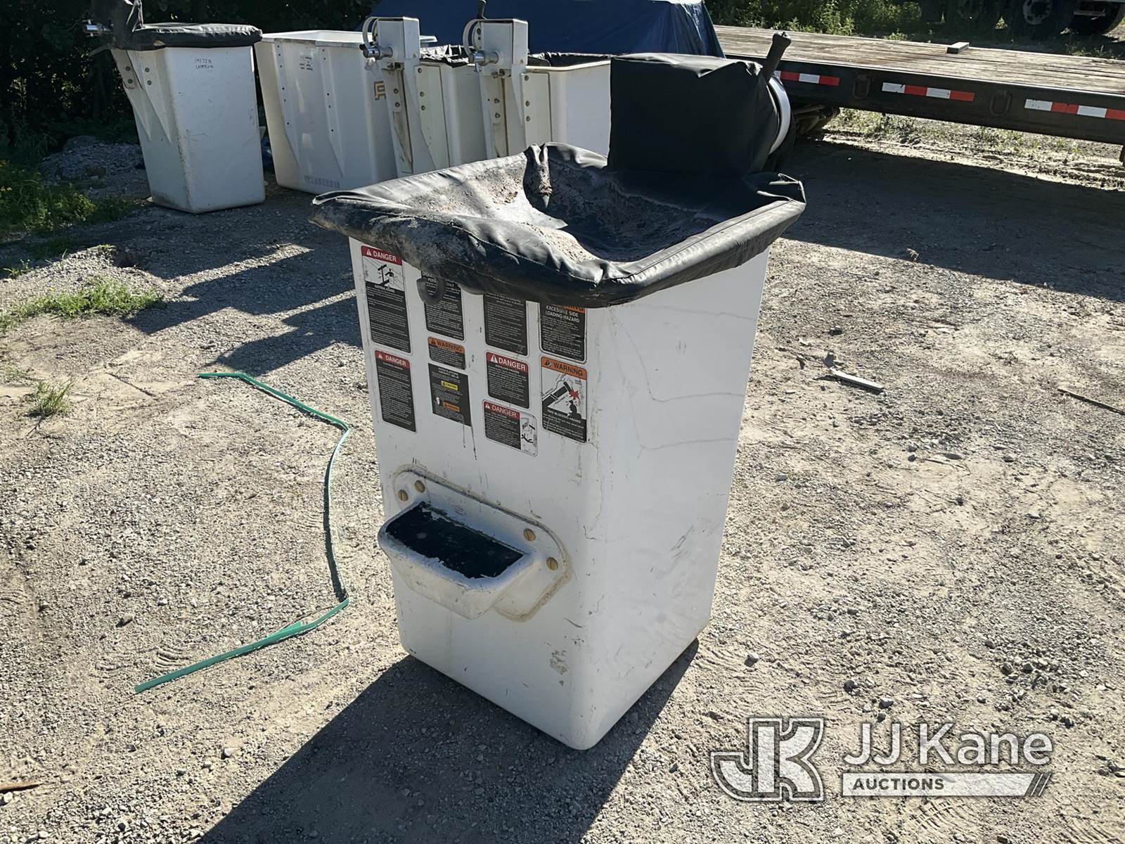 Altec Bucket with Liner 28in x 28in Area 3ft 4in Tall For Sale | Des ...
