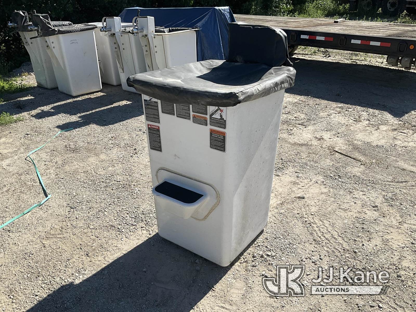 Altec Bucket with Liner 28in x 28in Area 3ft 4in Tall For Sale | Des ...