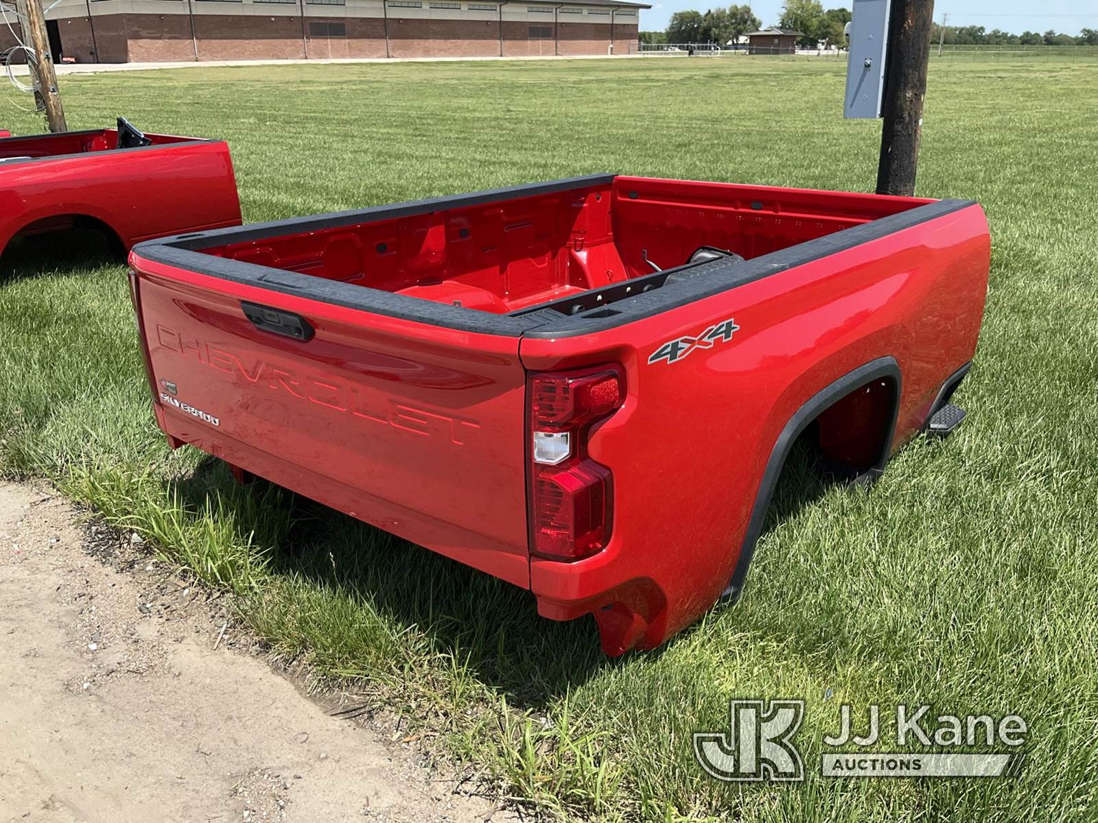 2020 Chevrolet Silverado 4x4 Truck Bed With rear bumper Backup camera ...