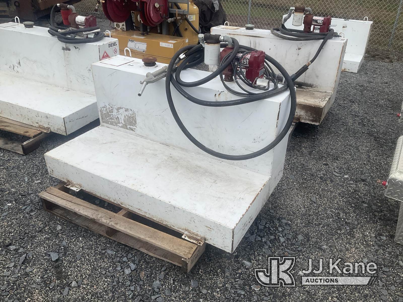 88 Gallon L-Shaped Fuel Tank w/pump NOTE: This unit is being sold AS IS ...