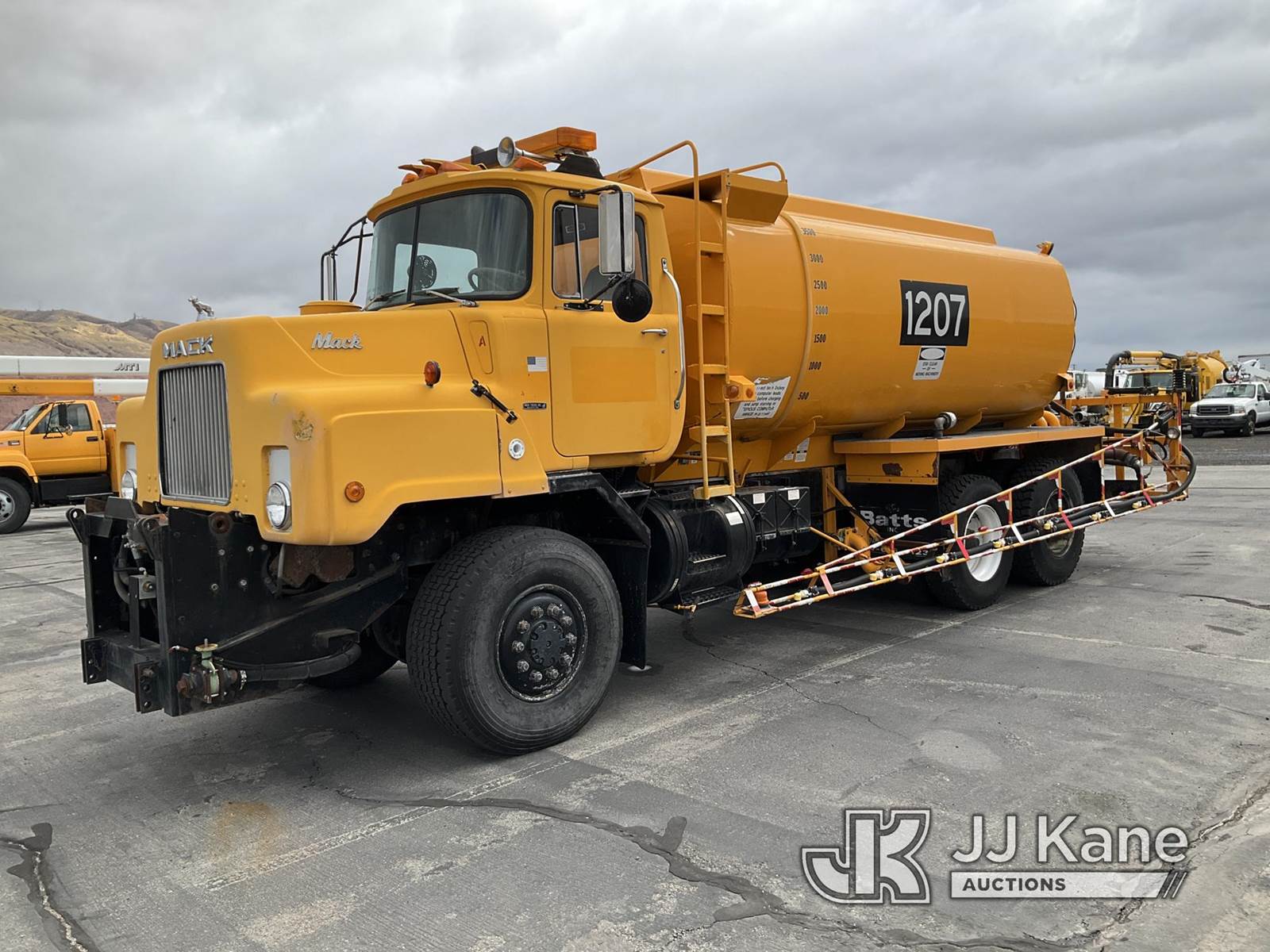 1984 Mack DMM6856S 6x6 De-Icing Tank Truck For Sale, 11,028 Miles ...
