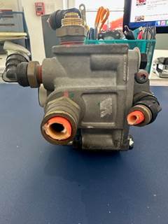 Bendix Air Brake R-12 Relay Valve, T-110047-P,909628 For Sale | Hialeah ...