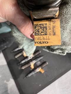 Volvo D13 Fuel Injector For Sale | Hialeah, FL | 85013611 ...