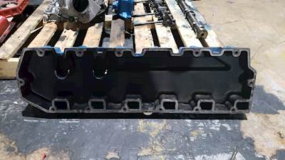 2001 International DT466E Valve Cover For Sale | Hialeah, FL ...