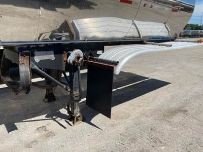 1982 Heil 6,500 GALLONS / REAR UNLOAD / INSULATED Chemical / Acid Tank ...