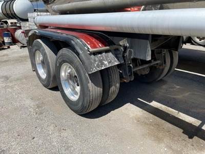 1982 Heil 6,500 GALLONS / REAR UNLOAD / INSULATED Chemical / Acid Tank ...