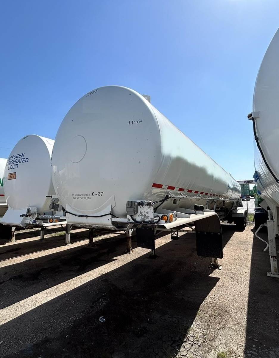 1981 RUSSELL MC338| 8300 GAL | AIR RIDE| CAN REFURBISH Industrial Gas ...